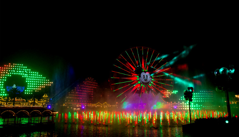 Most Fabulously Over-the-Top Holiday Theme Park Attractions - MiniTime